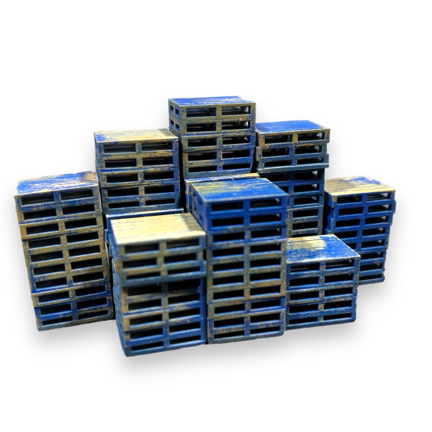 Blue or Red Pallet Stacks - Weathered - OO Gauge – Bunters Yard